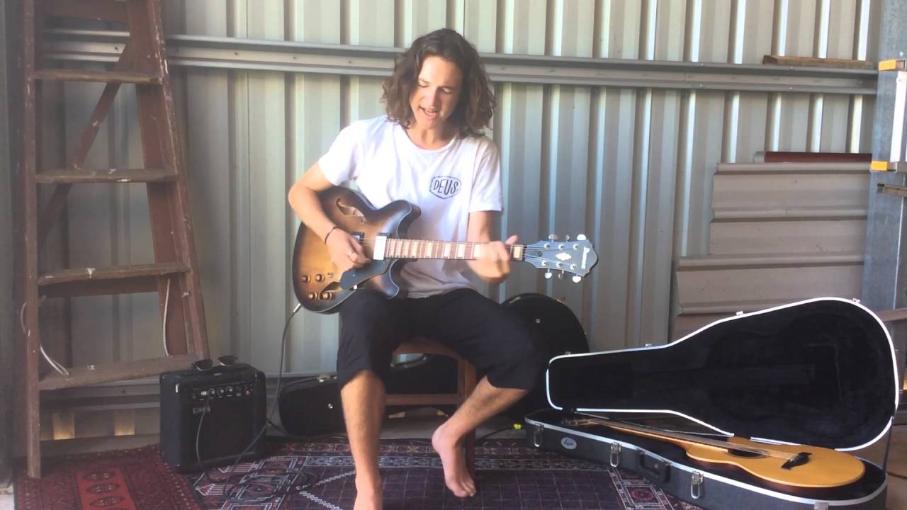 JACK BOTTS - MAGIC IN TOWN (Official Live Video) - YouTube