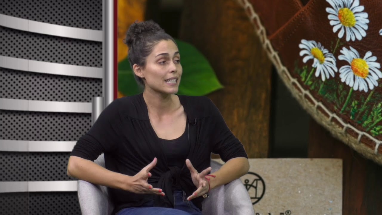 La #EntrevistaConLuzyÁngel Maria Isabel Calderon Cantante. - YouTube