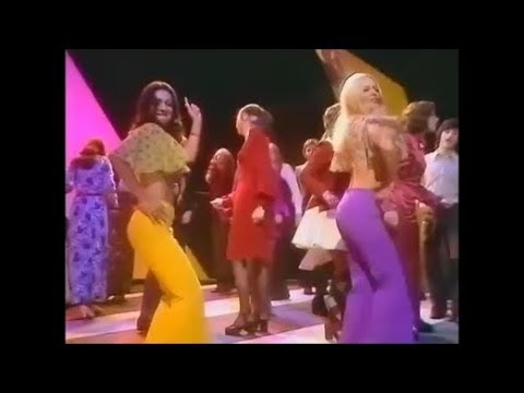 Early 1970's When gorgeous girls really knew how to dance - YouTube