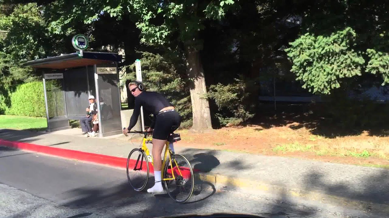 NO HELMET WALKMAN SH!T CYCLIST!! - YouTube