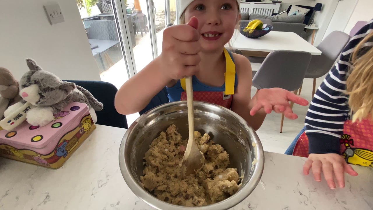 Cooking Companions - Easter Cookie Bars - YouTube