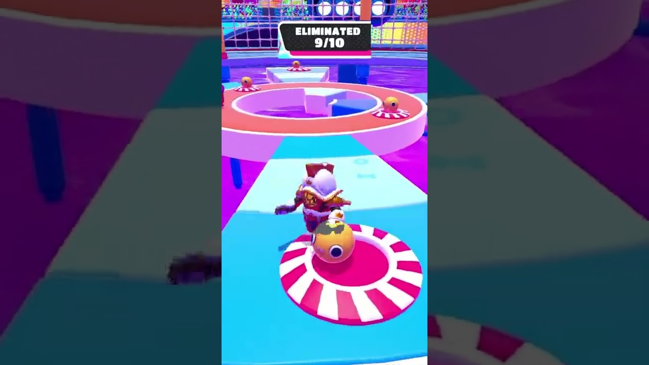 Squeaky ducks in Fall Guys - YouTube