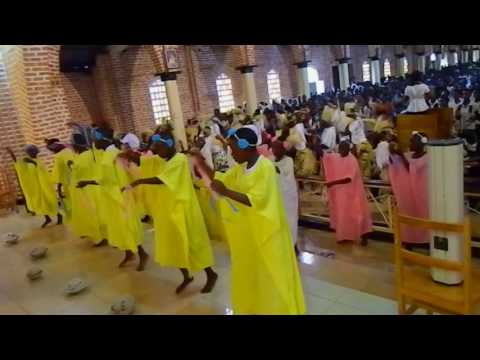 Sanctus: URI MWERANDA RWOSE