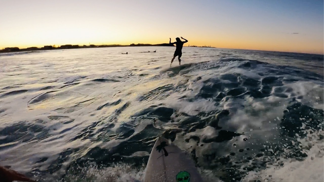 Surfing Golden Hour at Currumbin Alley - YouTube