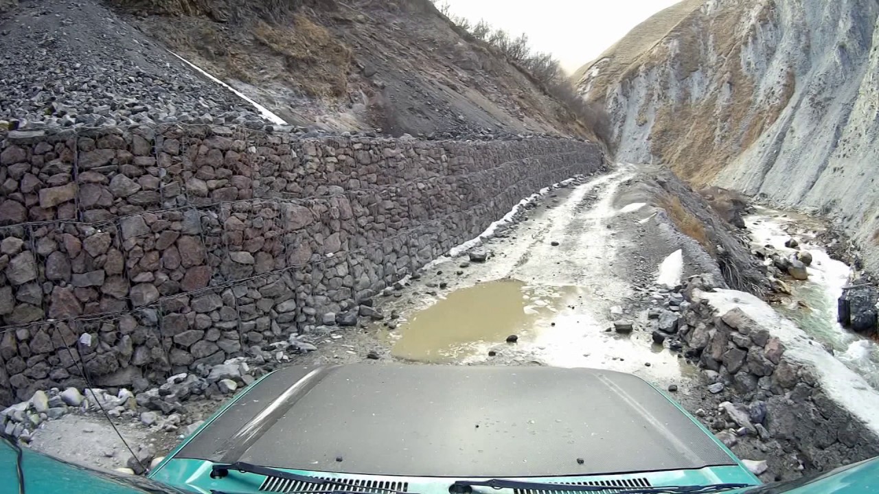 kazbegi, trusos xeoba, gergetis sameba - YouTube