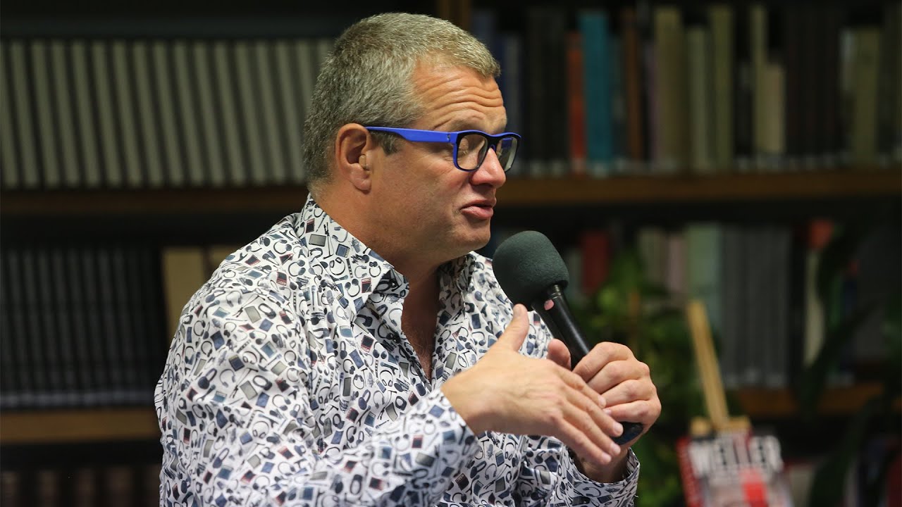 Marcin Meller podczas Nocy Bibliotek w Ostrołęce - YouTube