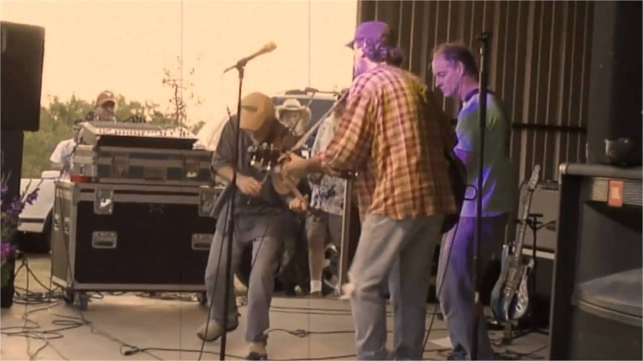 Richard Bowden - making a fiddle sound like an electric rock guitar ...