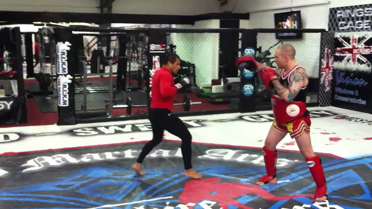 Marcelo Giudici training with Simon Audley England - YouTube