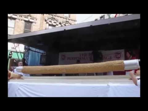 World's Largest Cannoli - YouTube