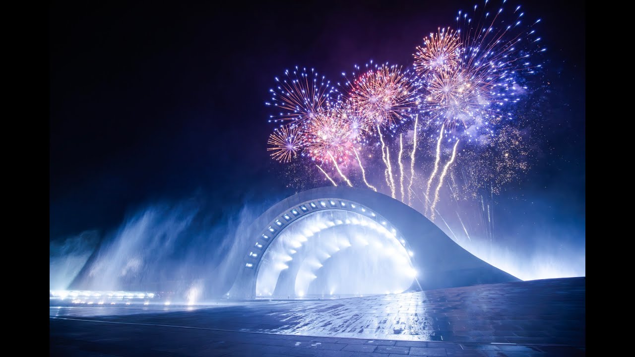 Multimedia show with daily fireworks on Phu Quoc Island - YouTube