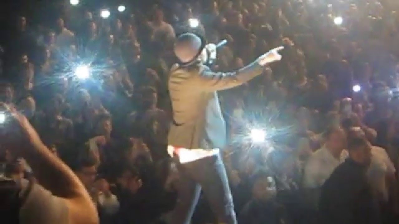 Soprano - Clown - Toulouse 18-12-2015 - YouTube