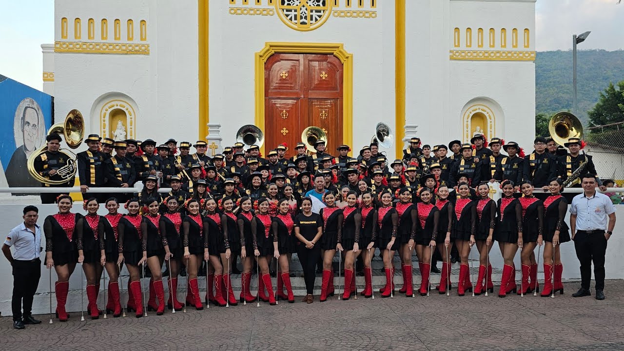 ¡Mudanza! A Ritmo de Banda Musical Berlin 🇩🇪 - YouTube