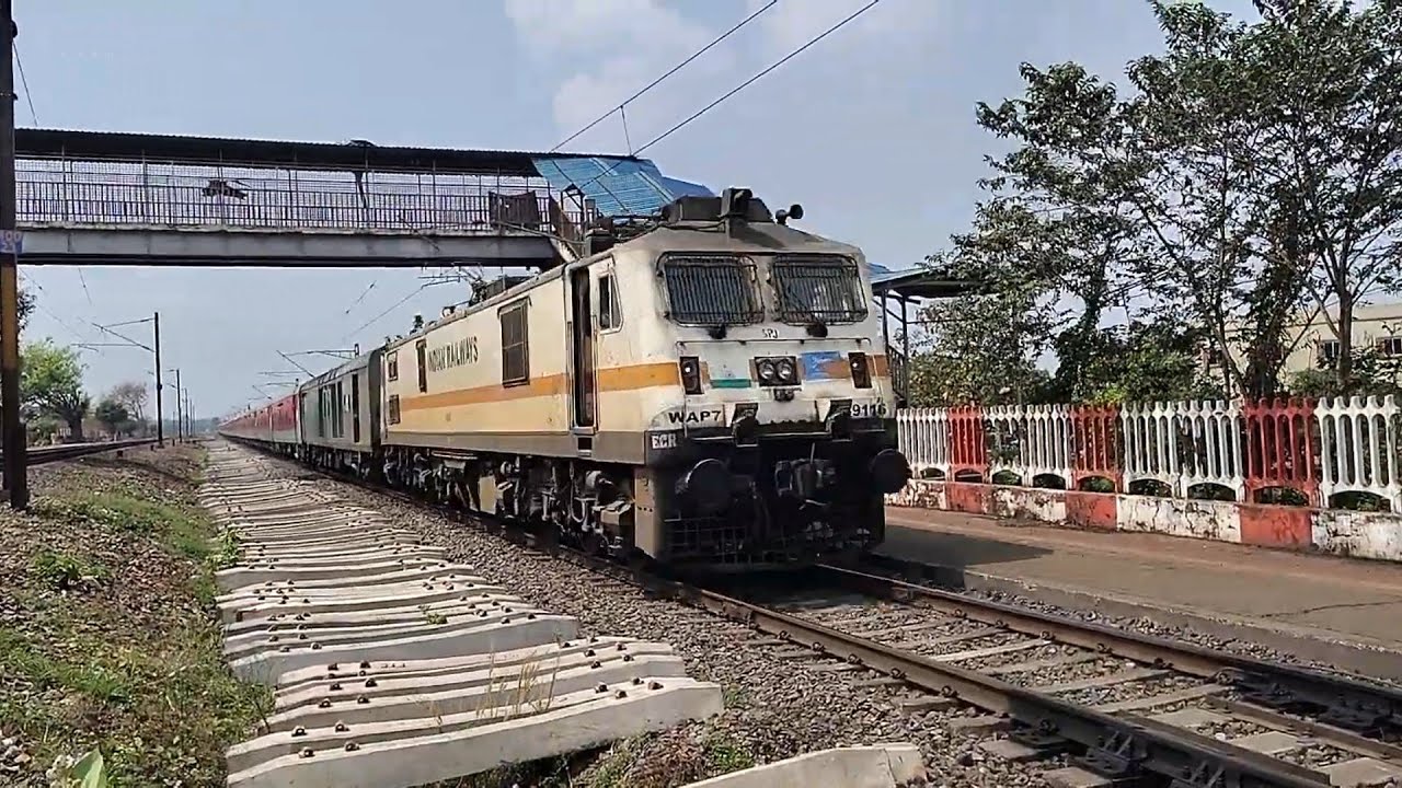 Bhubaneshwar - New Delhi Tejas Rajdhani Express without Tejas Rajdhani ...
