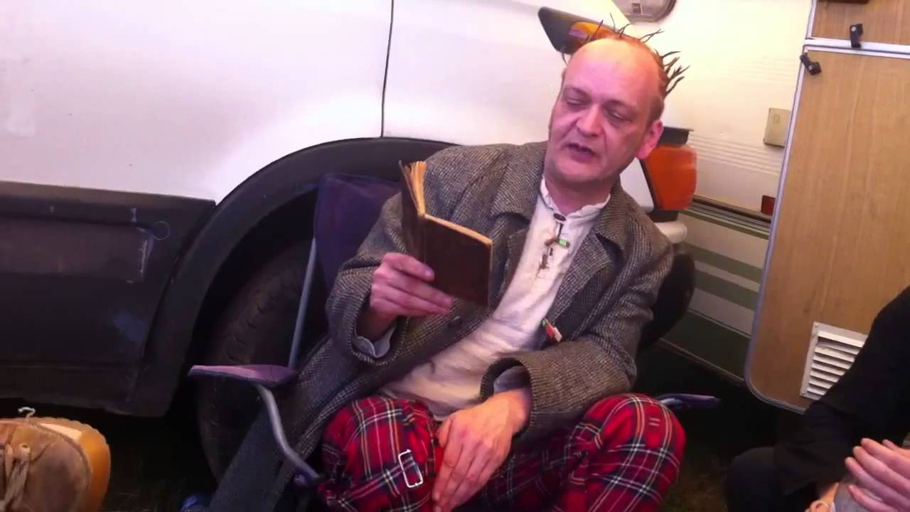 Dr Conker sings Burns poetry - YouTube