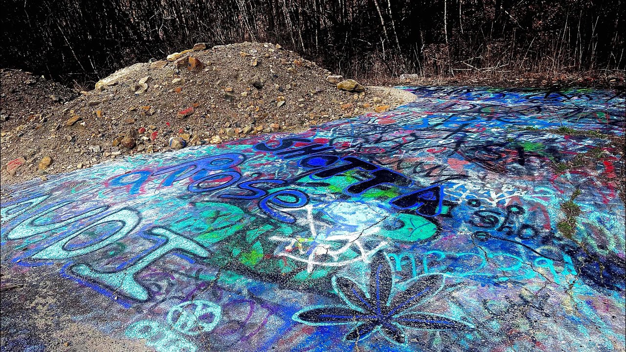 Centralia Graffiti Highway STILL SMOKING 🔥 2024 walk thru - YouTube