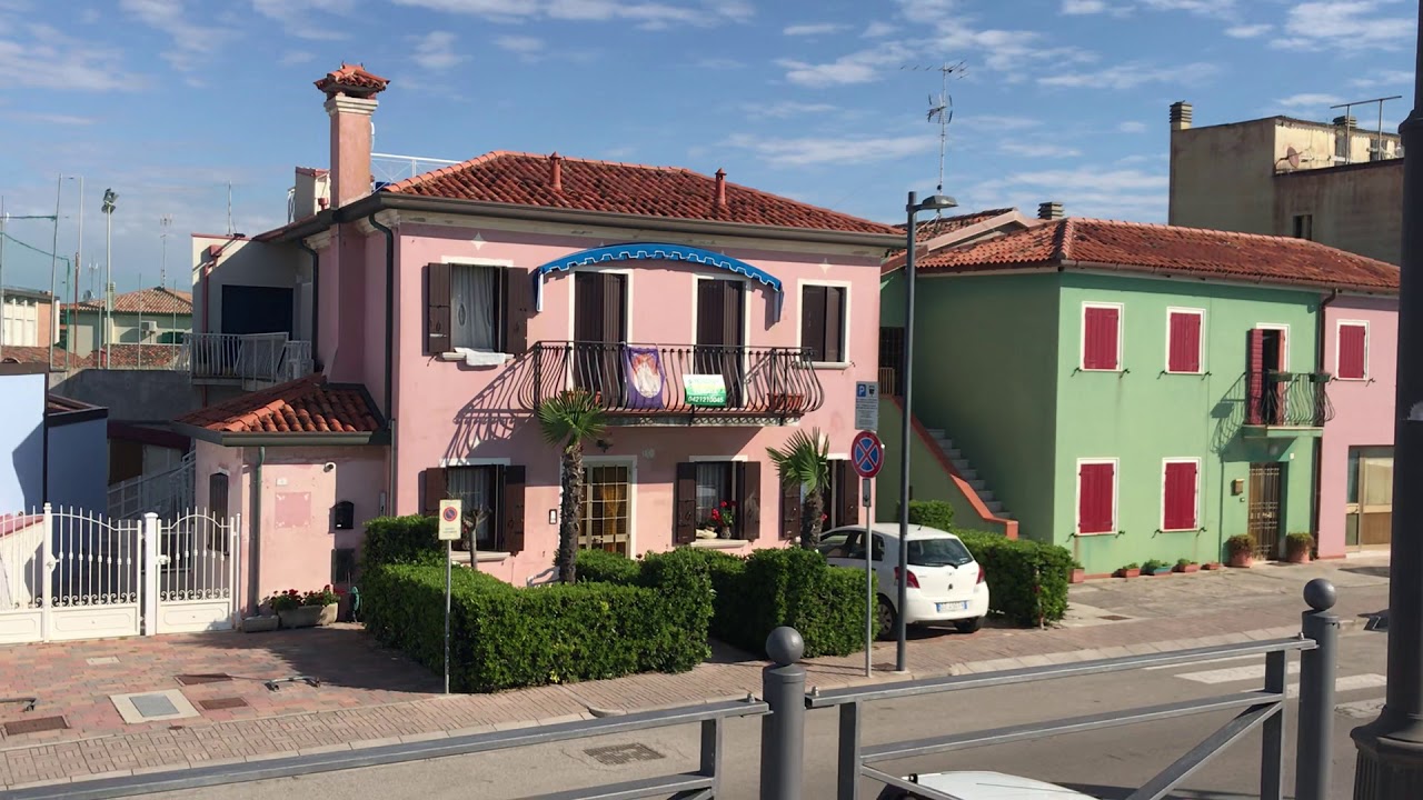 Le case storiche di Caorle. - YouTube