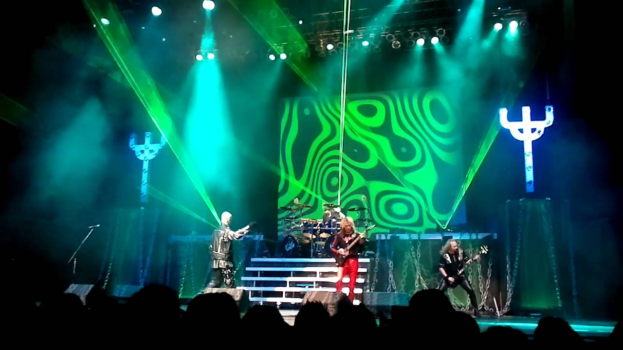 Judas Priest.-The Green Manalishi (With The Two-Pronged Crown) - YouTube