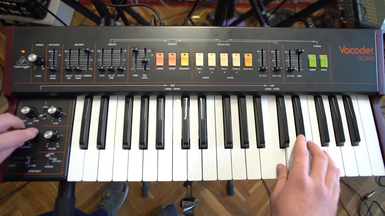 Behringer VC340 Unboxing + first tones - YouTube