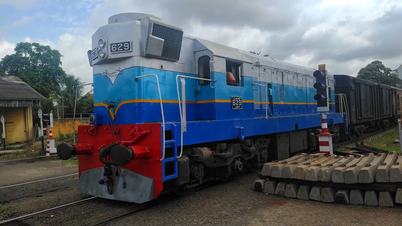 Repaired Class m2 629 GALLE train joined again with Sri Lanka Railways ...