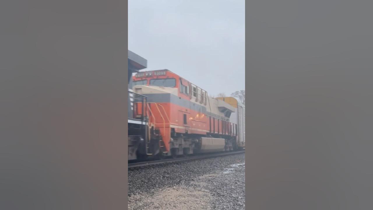 NS 31Q with ThoroughBred and NS 8105 (Interstate) #nstrains #nsrailfans #nsrail #railfan # ...