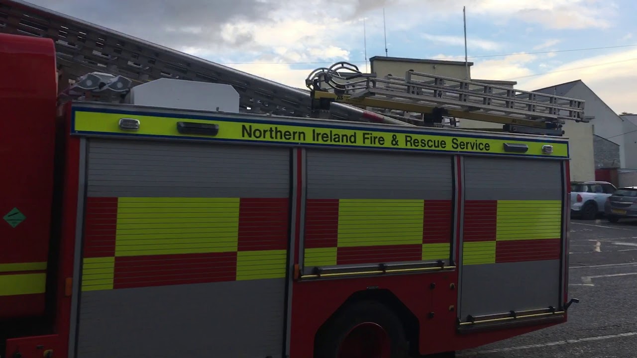NIFRS / S4501 / IRZ 1573 / Volvo FLL / Turning out from Ballynahinch ...