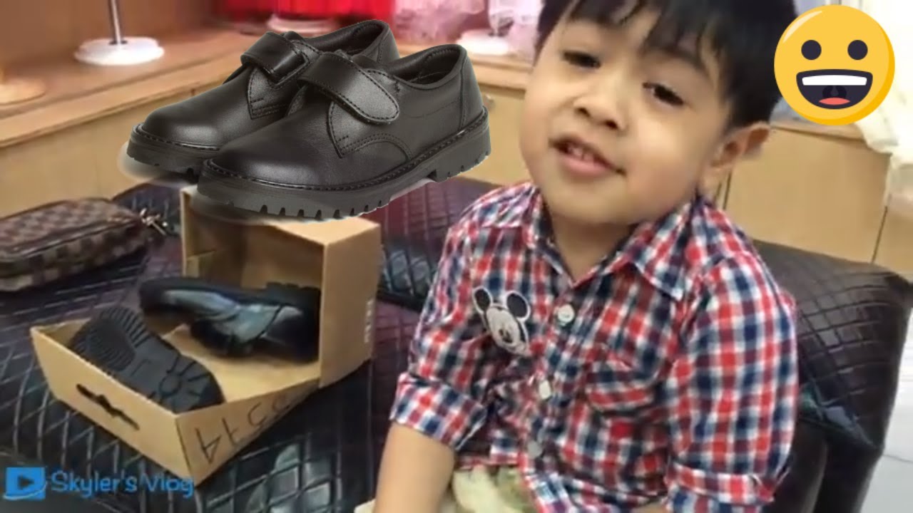 Buying Shoes At The Mall in Yangon Myanmar - YouTube