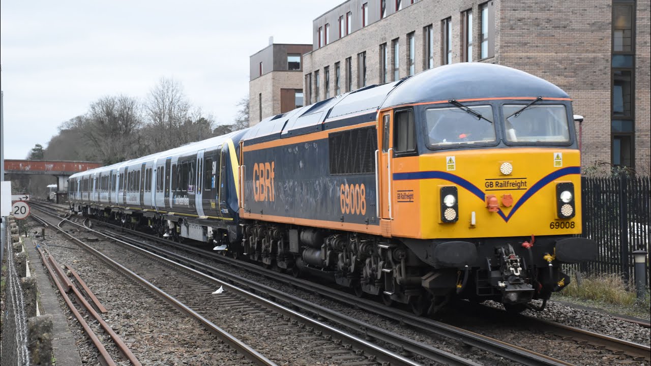 GBRf 69008 dragging SWR 701530 @ Winchester (UK) - YouTube