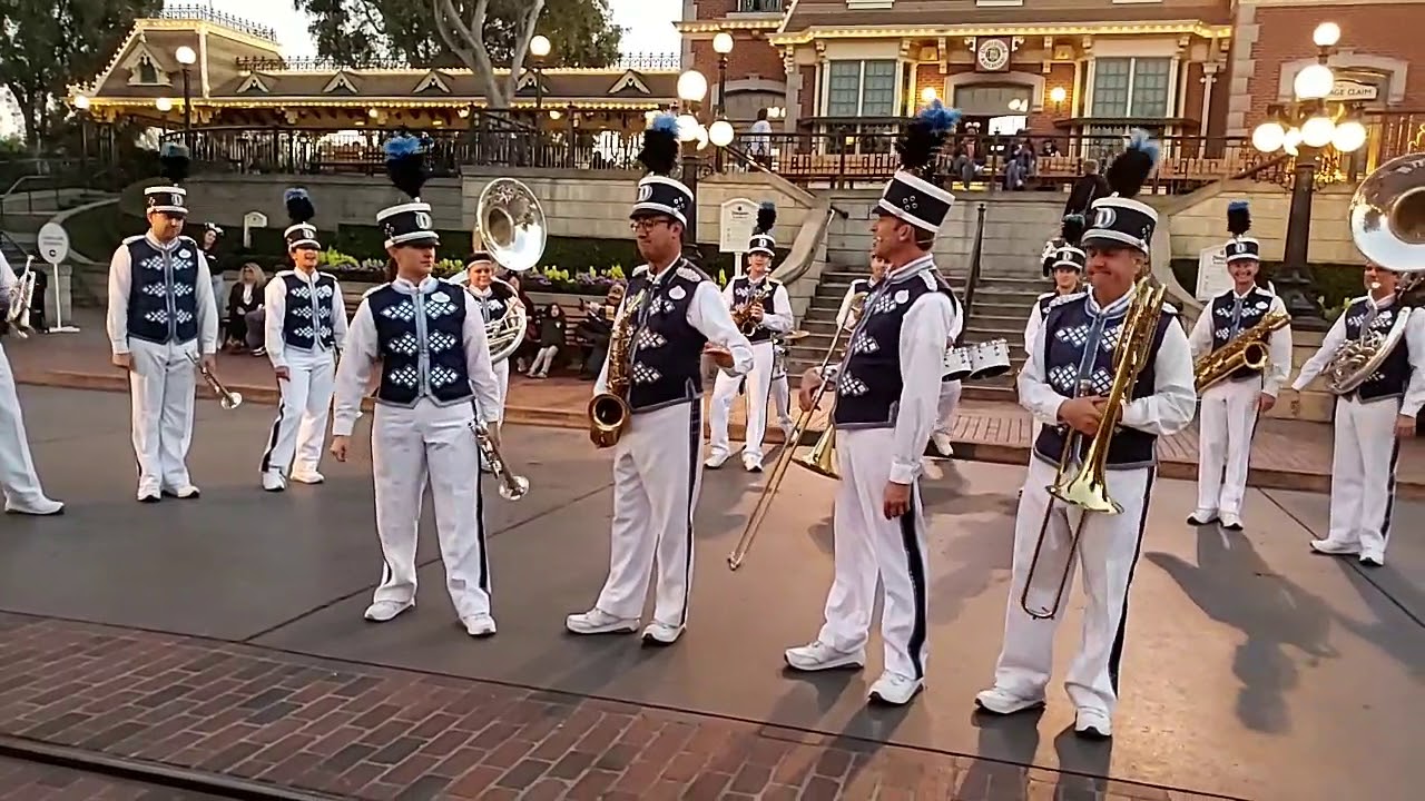 Disneyland Band, 2/7/2020, 5:25 Main St Station - YouTube