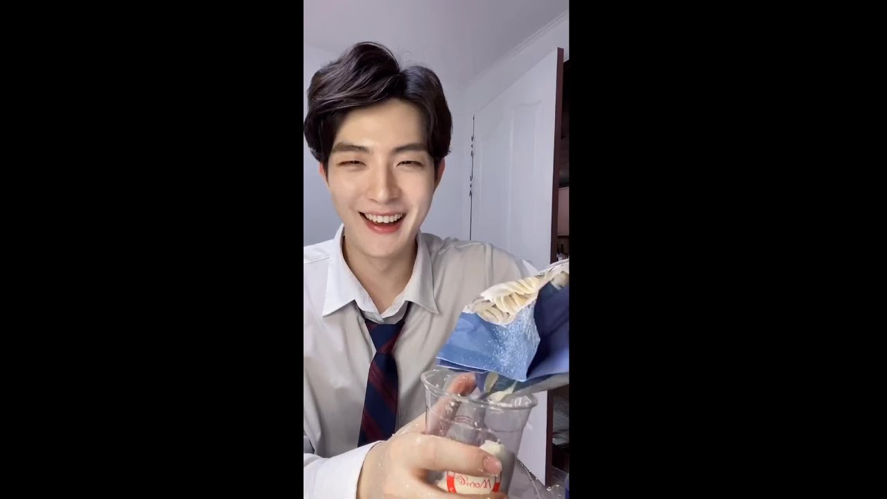 온오빠 On Oppa That flying kick at the end😂😂 #foryou #fyp #추천간판 - YouTube