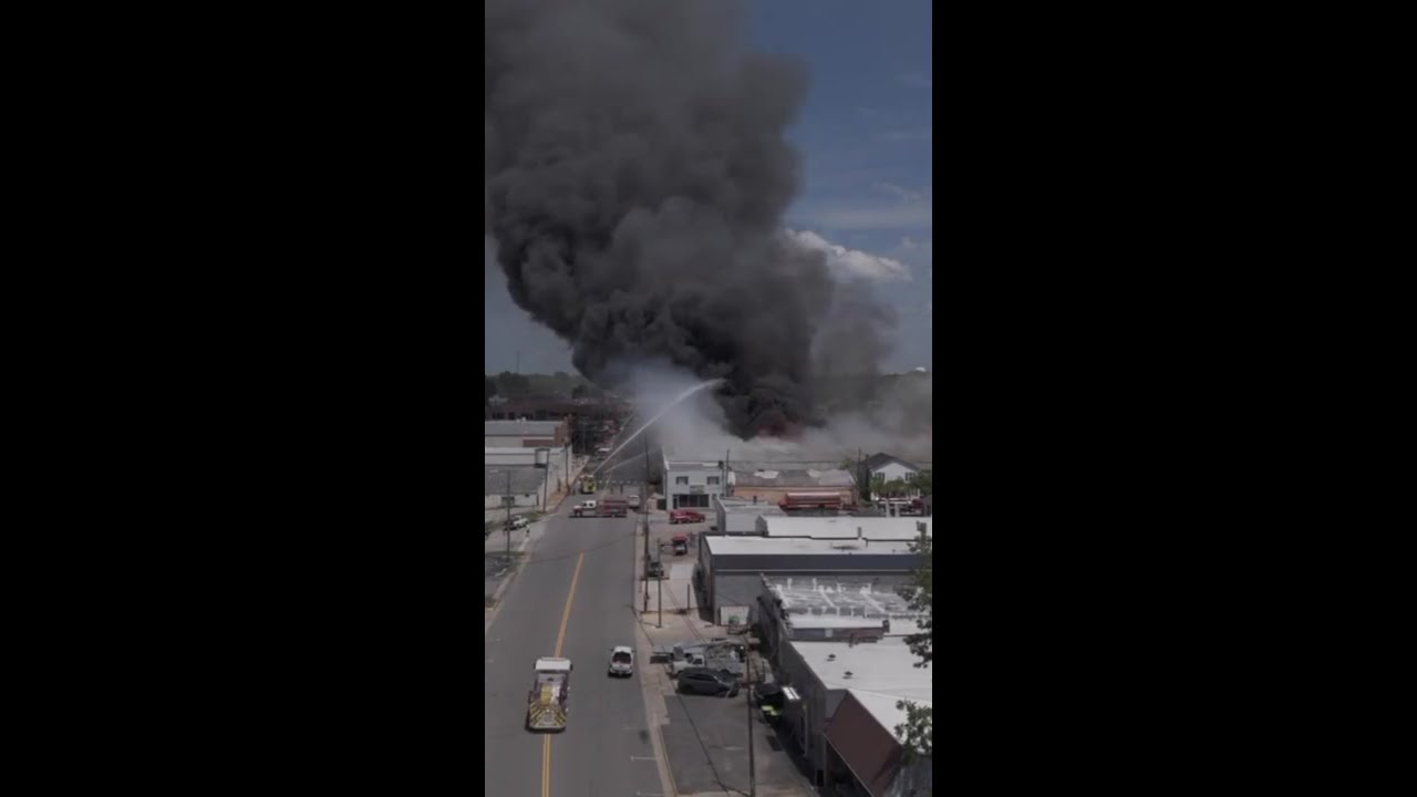 Crews battle massive fire at the Nutrien Ag Solutions warehouse - YouTube