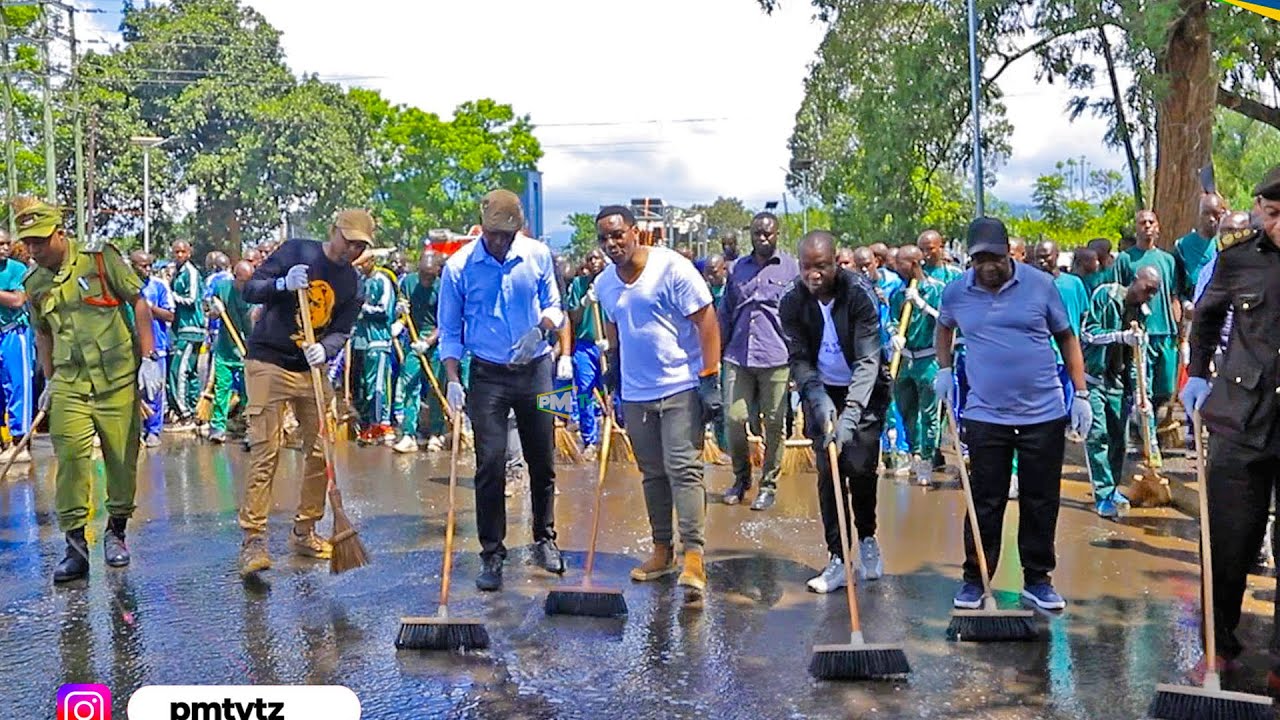 MAKONDA AZUA GUMZO/ ADEKI BARABARA ZA ARUSHA/ TAZAMA ALIVYOENDESHA GARI ...