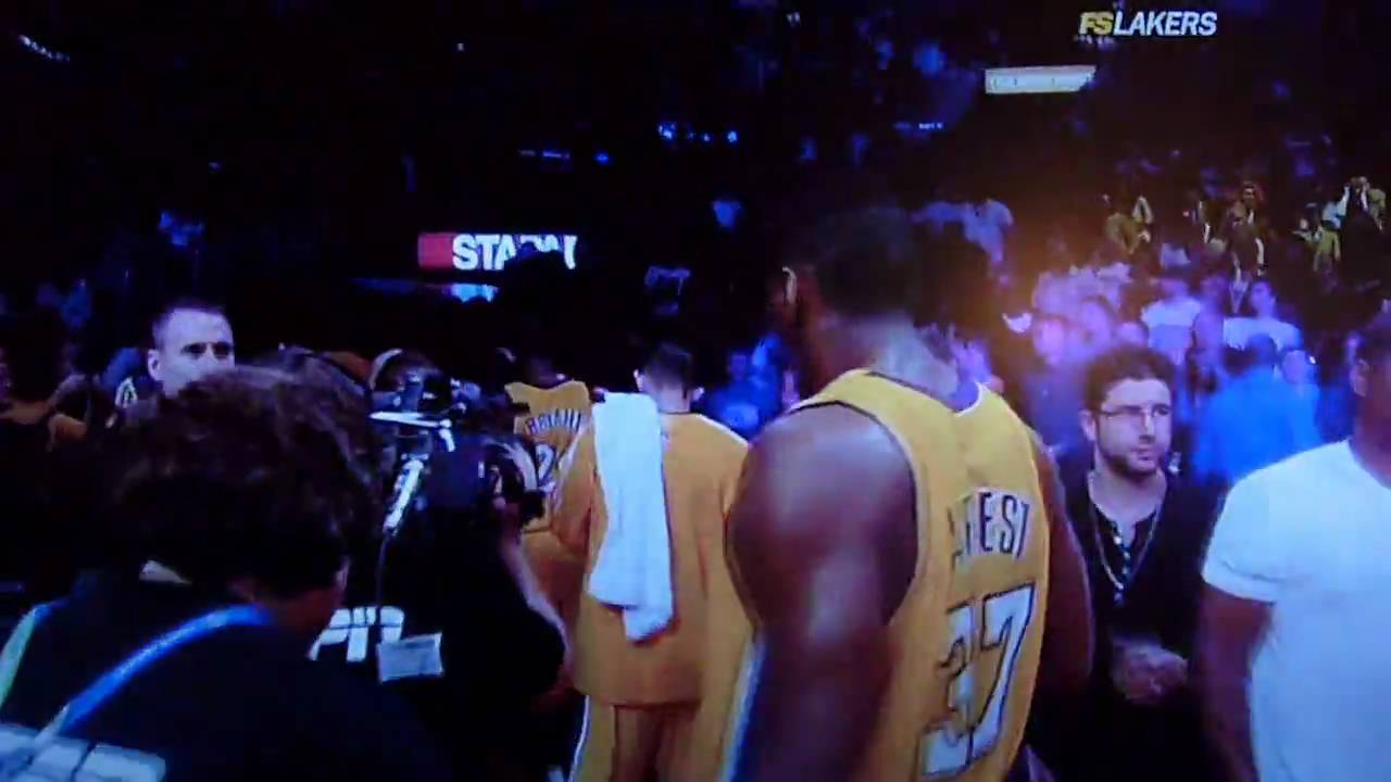 Kobe Bryant Hits Buzzer Beater As He Falls - Lakers vs Heat - 12/4/09 ...