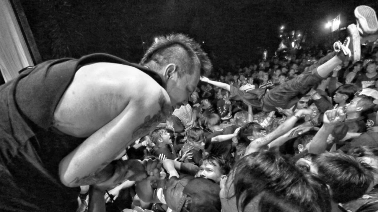 Superiots - Kau Tetap Punk (Official Music) - YouTube