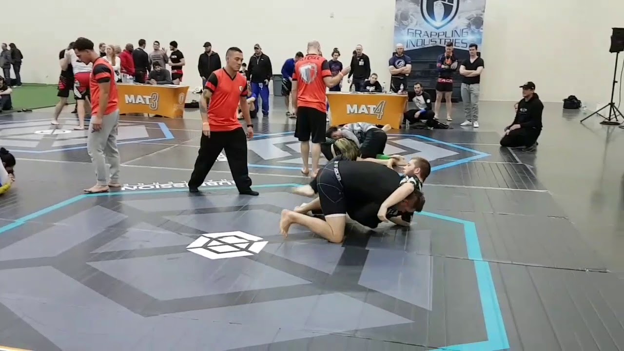 Side neck lock leg in - YouTube
