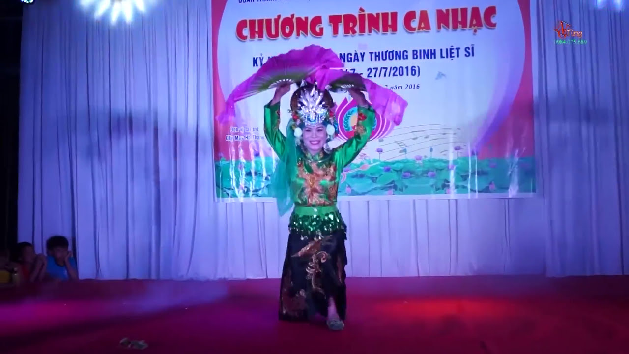 Cô đôi thượng ngàn |Vietnamese Chau Van Dance - YouTube