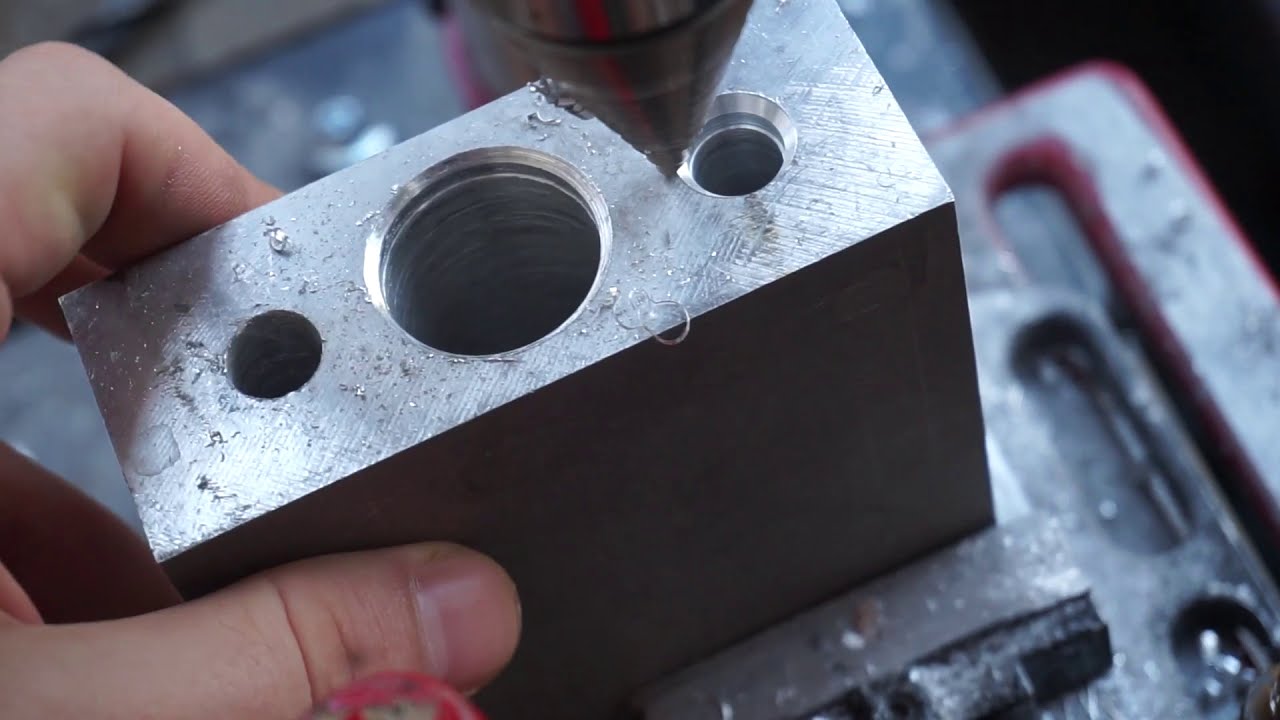 Part 1 Building a DIY Injectionmolding machine , making the Heatblock ...