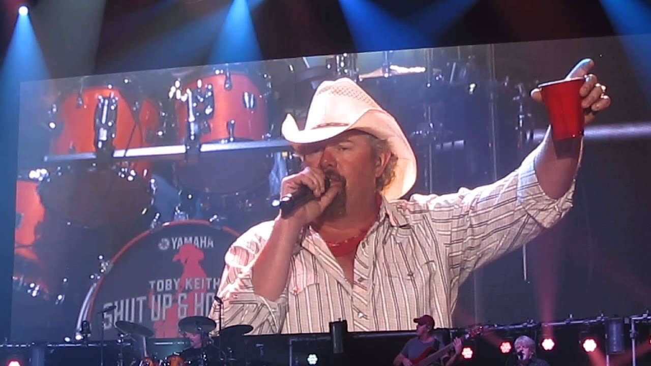 Toby Keith 'Drunk Americans' LIVE - YouTube