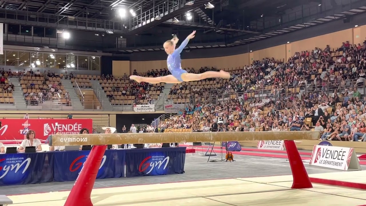 Elena Colas - poutre - finale top 12 2022 - YouTube