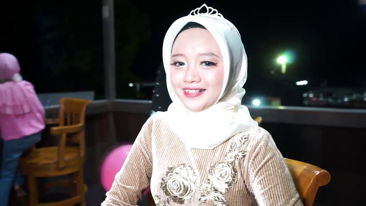 Ultah ke - 17 Diah Ayu Fitria Larasati 02 -12- 2019 Putri Bos LAROSA - YouTube