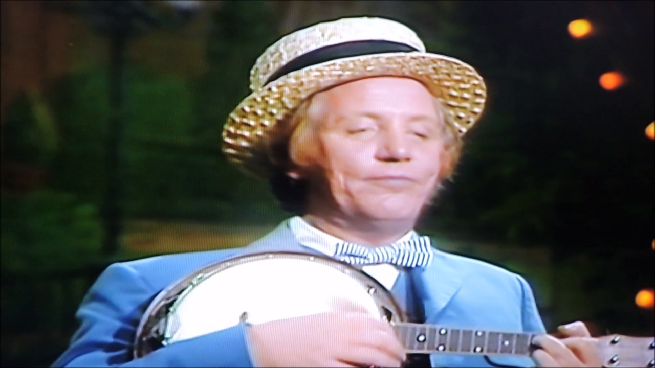 Alan Randall Sings" George Formby" Good Old Days 15 Feb 1979 - YouTube