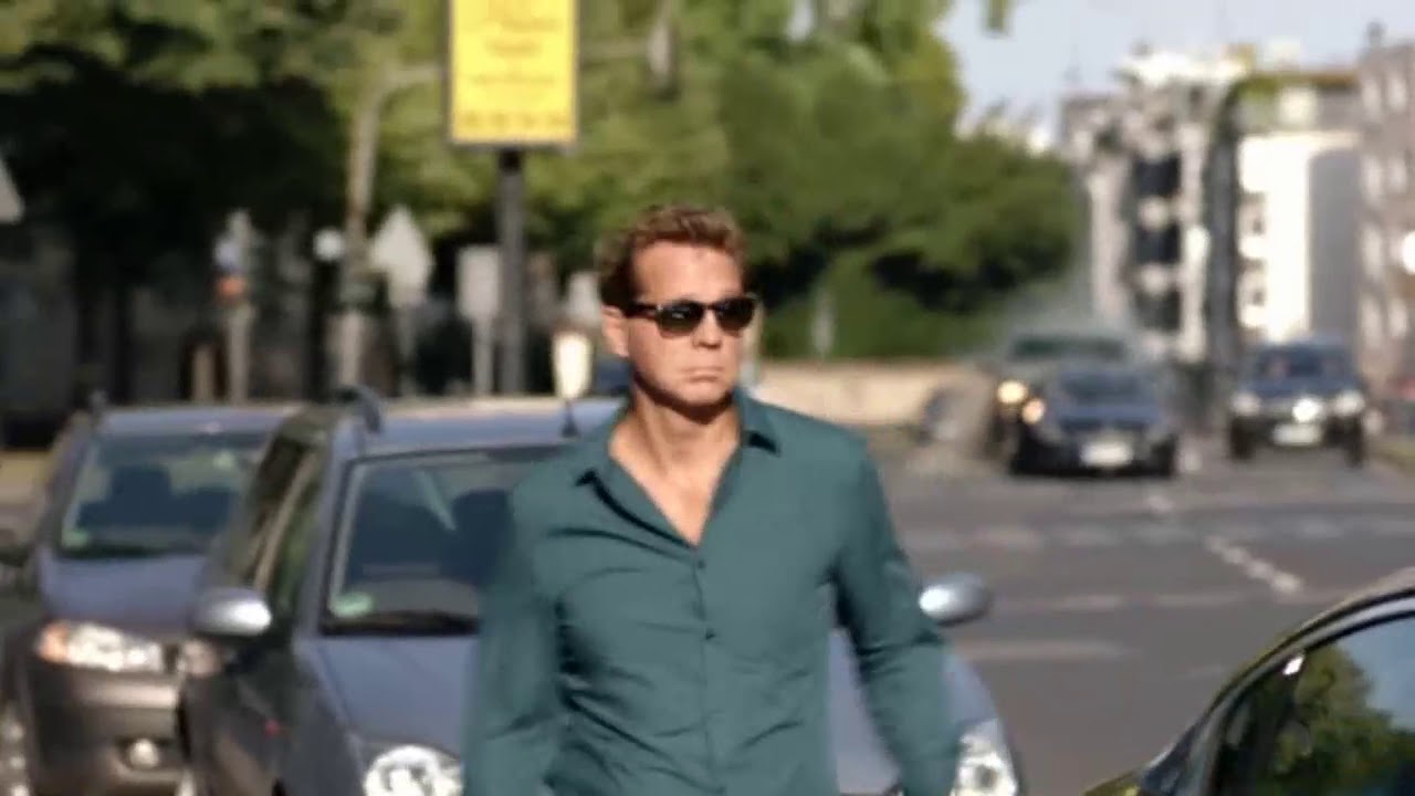 Alarm Fur Cobra 11 - S39E01 Scene 4 - YouTube