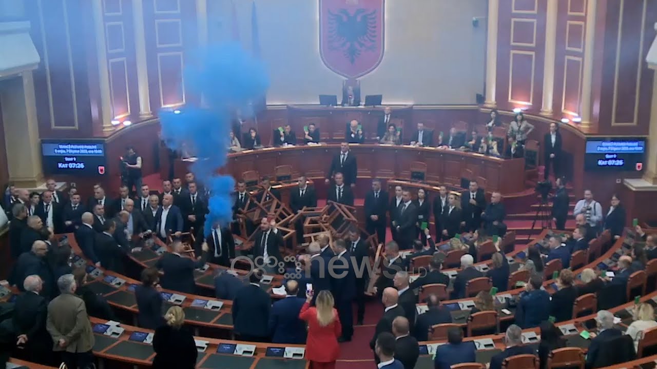 ( E plotë) PS votim rekord, 8 minuta për Buxhetin, mbyllet mes tymit e ...