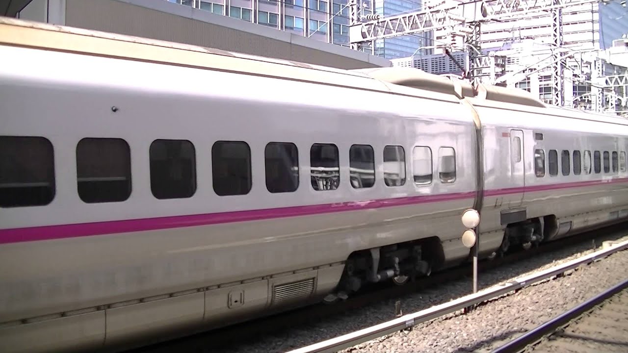 東京駅_E3系R21編成＋E5系U6編成発車 - YouTube