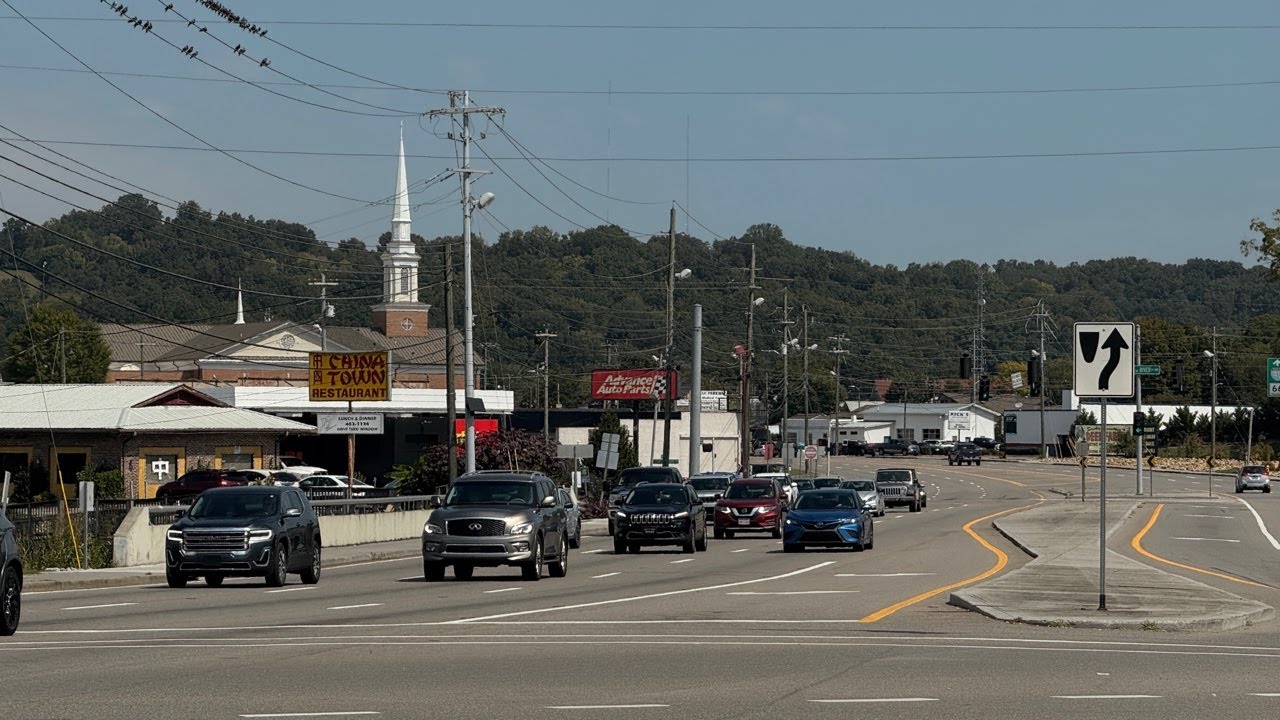 Driving Pigeon Forge Rod Run Gatlinburg Live - YouTube