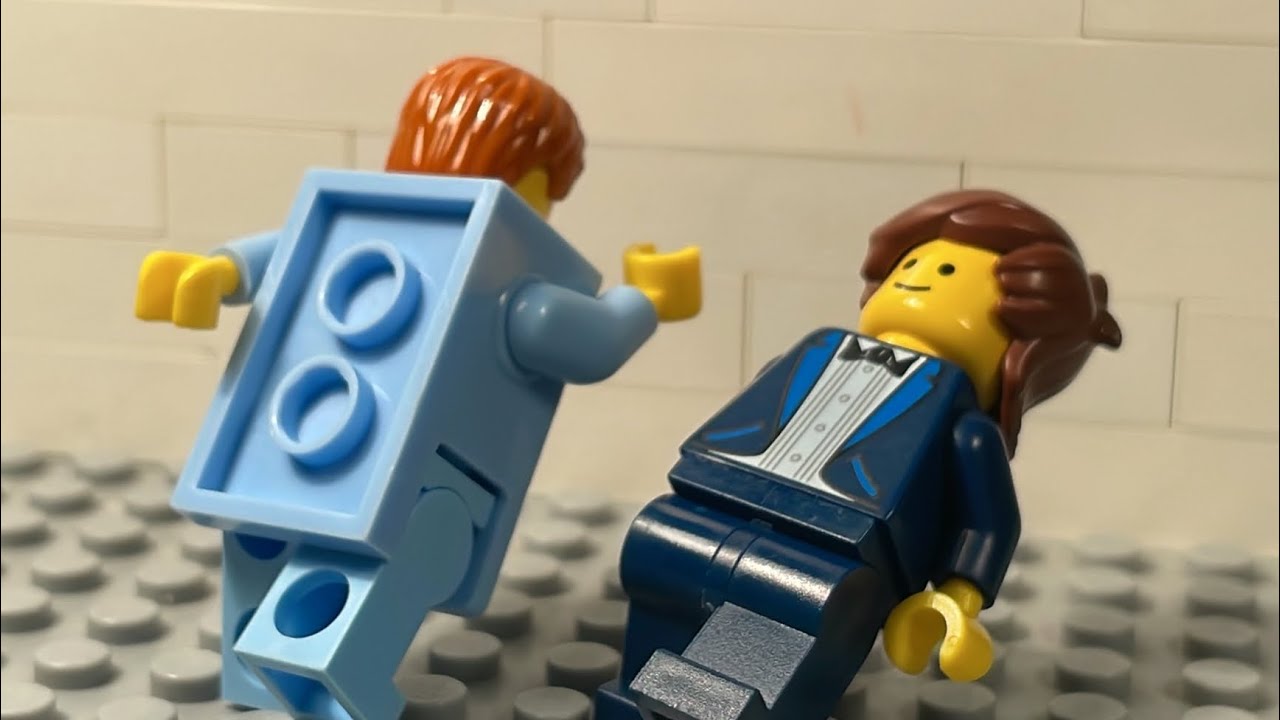 LEGO Bricksuit Brawl - YouTube