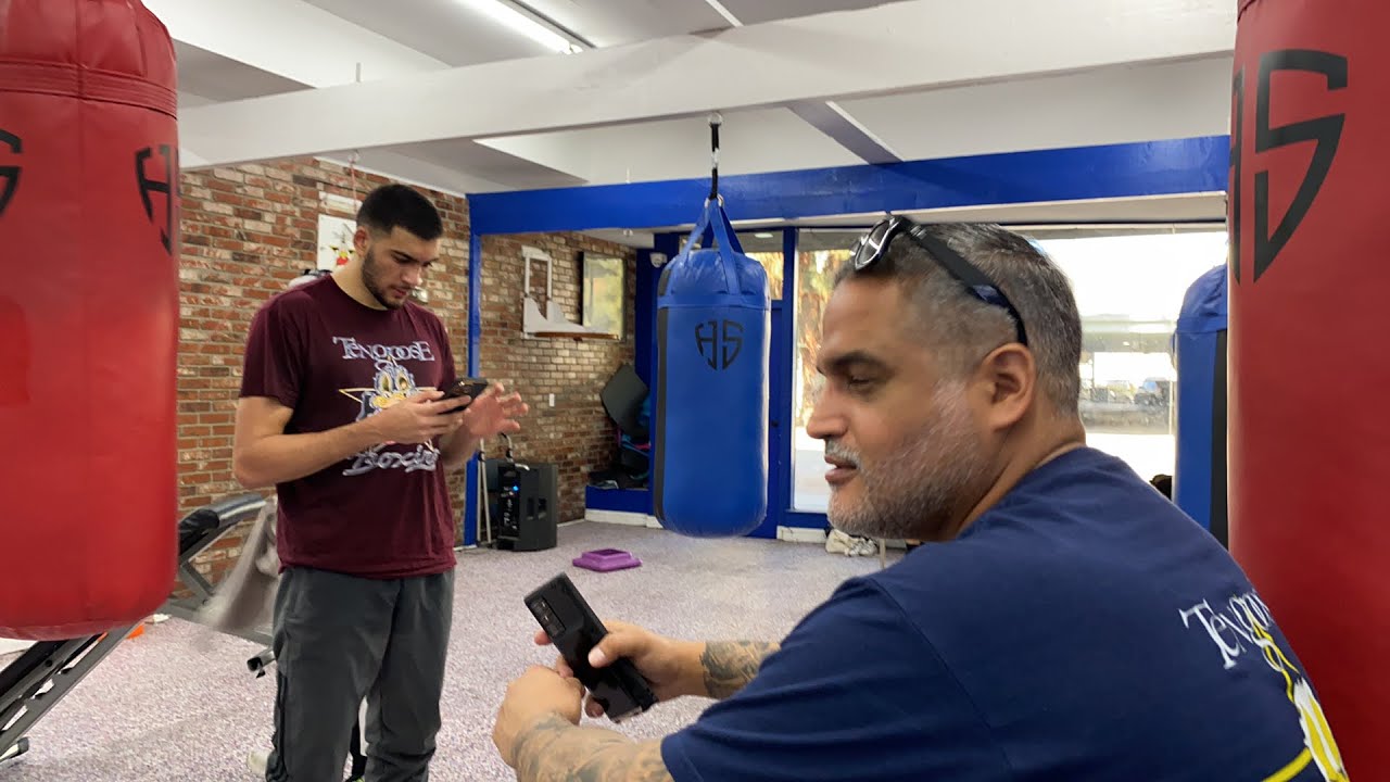 Ricky FUNEZ Live EsNews Boxing - YouTube