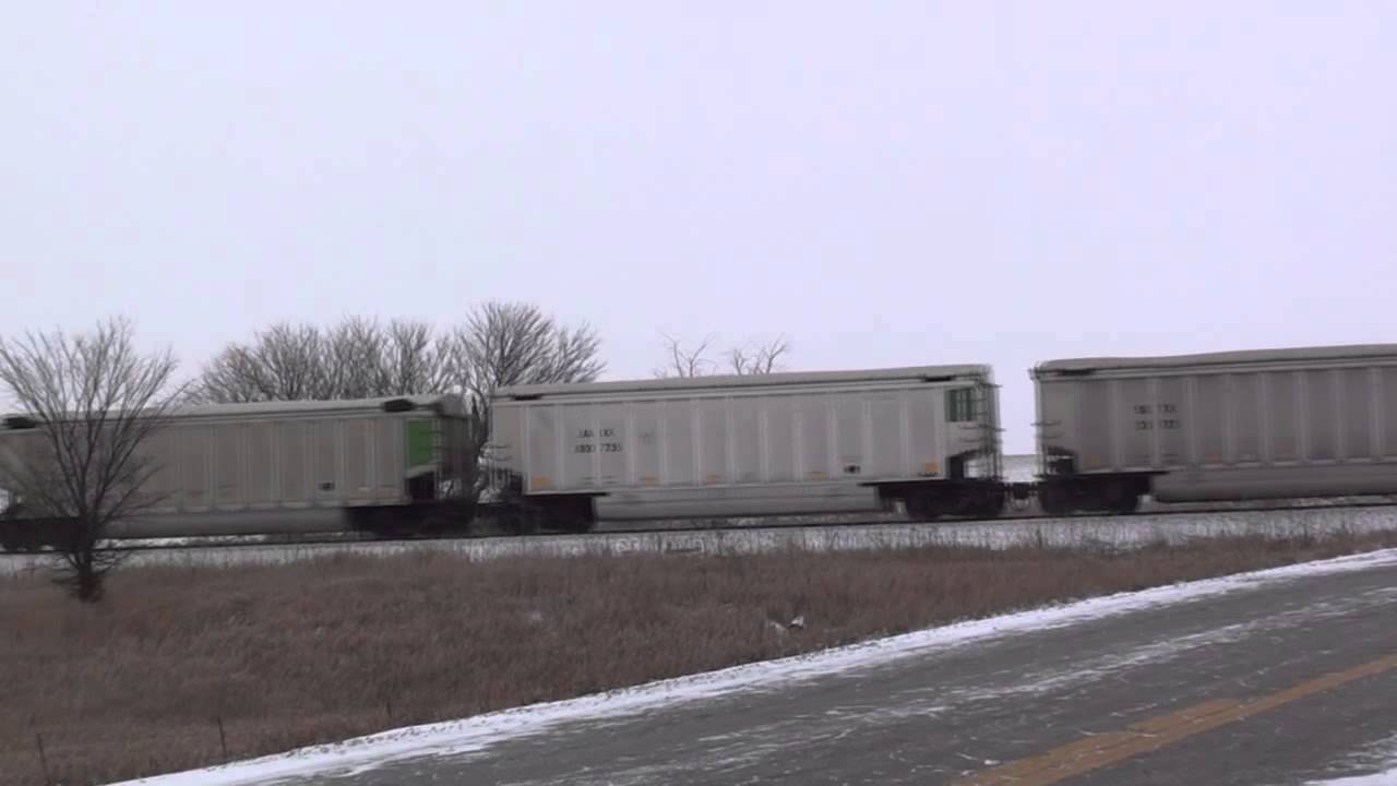 Iowa Interstate Railroad BICB Train 1-1-2014 [HD] - YouTube