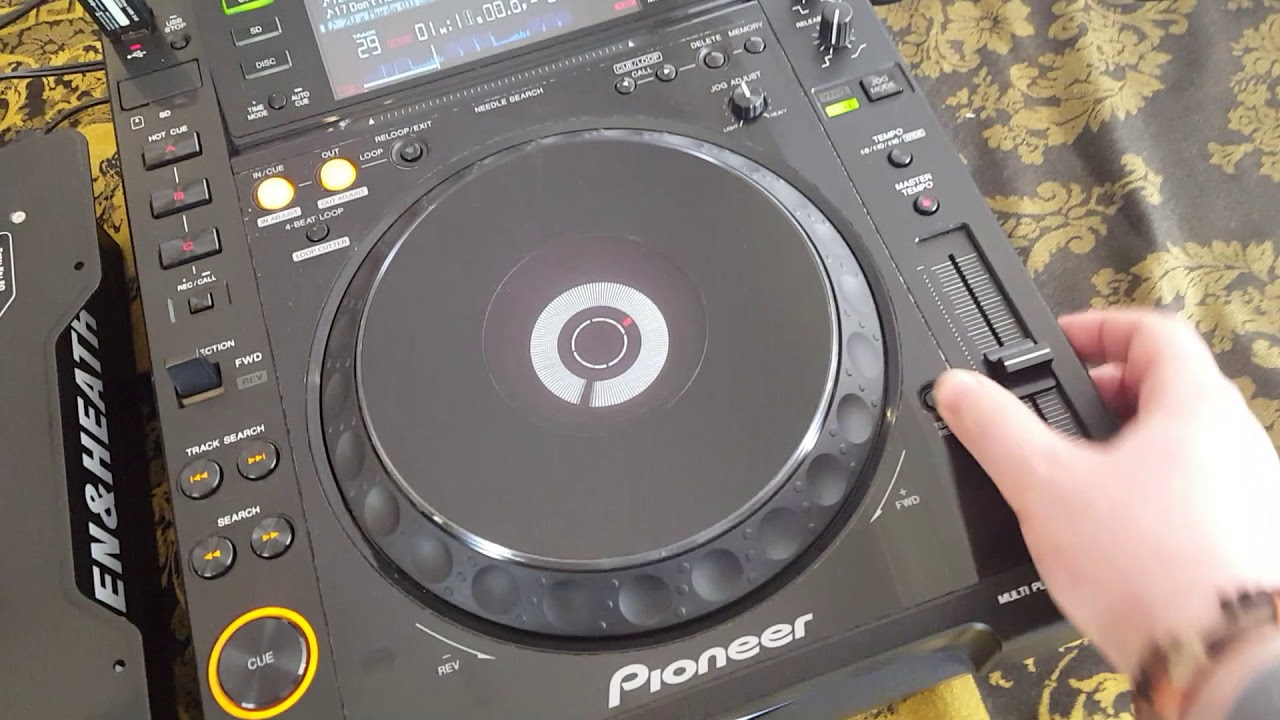 Pioneer CDJ 2000, Allen & Heath Xone 23 mixer up for sale / walk-around ...