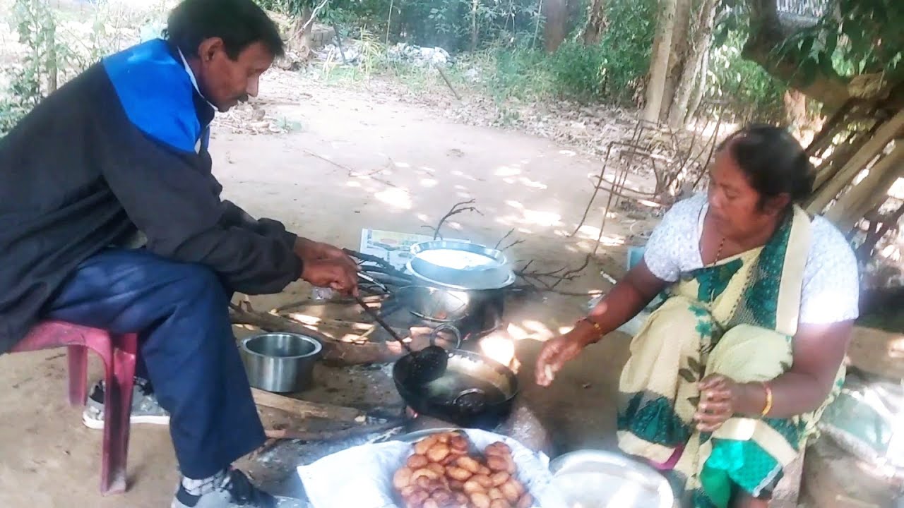 VILLAGE LIFE WITH मामी/Christmas special jharkhandi ARSA ROTI - YouTube