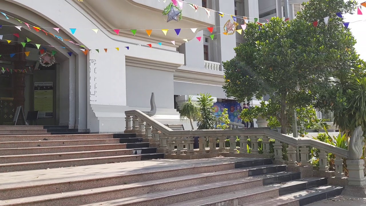 Covid19 NU main building - YouTube